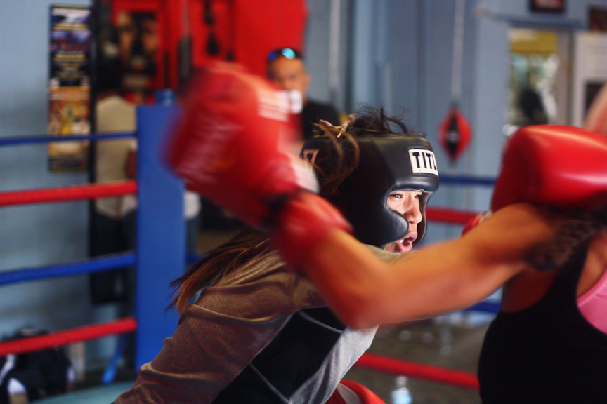 Bay Area world champion boxer punches her way to the top - El Tecolote