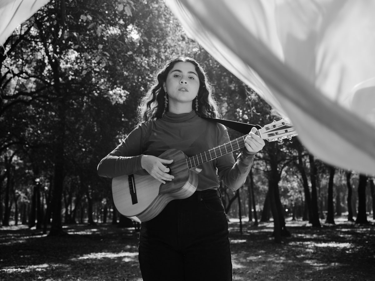 Silvana Estrada explora el amor como fuerza política en su nuevo EP ...