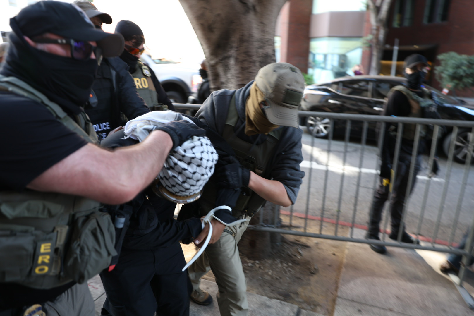 ICE tactics escalate in SF as protesters clash with officers
