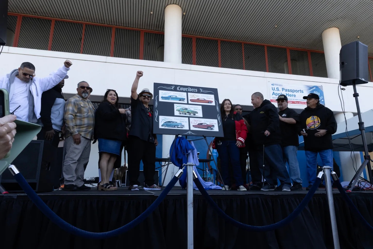 El USPS reconoce al lowriding con una serie de estampillas única en su ...